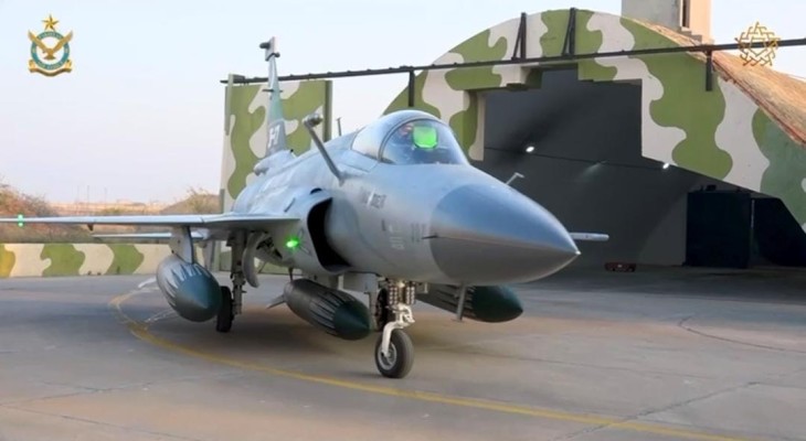 Pakistan Air Force showcases advanced fighter jet and trainer at World ...
